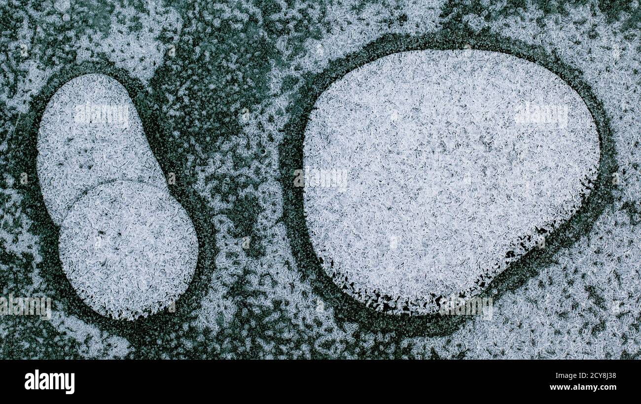 Background texture of bubbles in ice sheet Stock Photo - Alamy