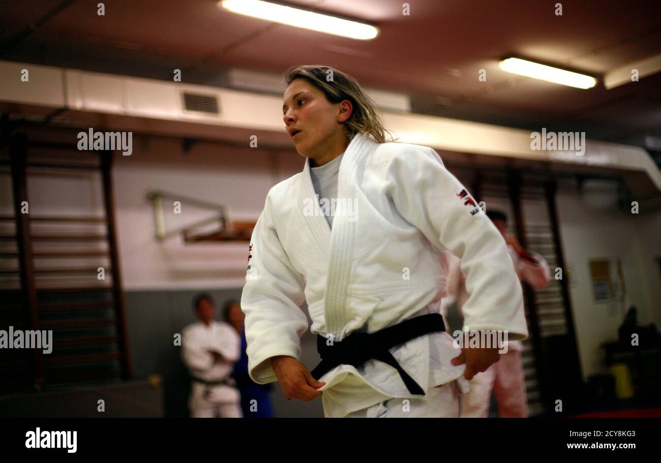 Female judoka hi-res stock photography and images - Alamy