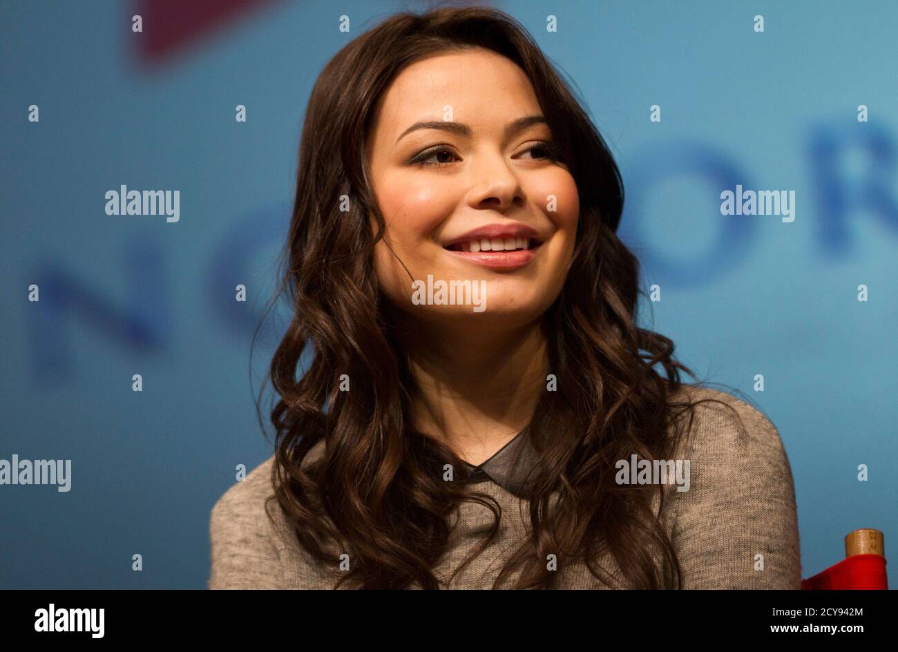 Miranda cosgrove in icarly hi-res stock photography and images - Alamy