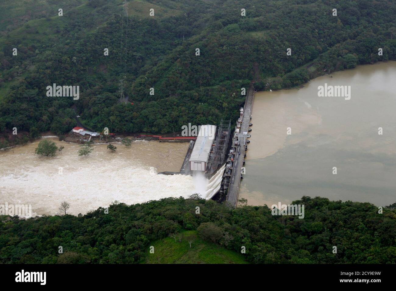 Dam on the bayano river hi-res stock photography and images - Alamy