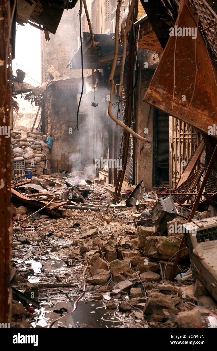 Souk aleppo destruction hi-res stock photography and images - Alamy