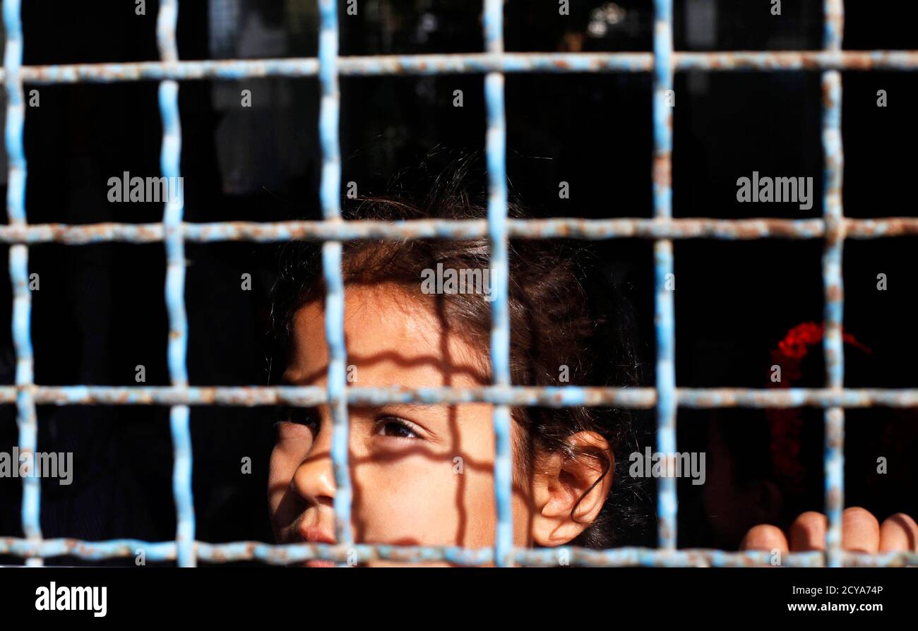 Palestinian school girl hi-res stock photography and images - Alamy