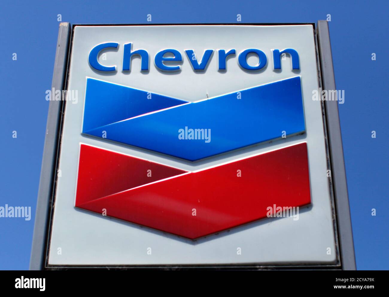 Chevron gas station sign hi-res stock photography and images - Alamy