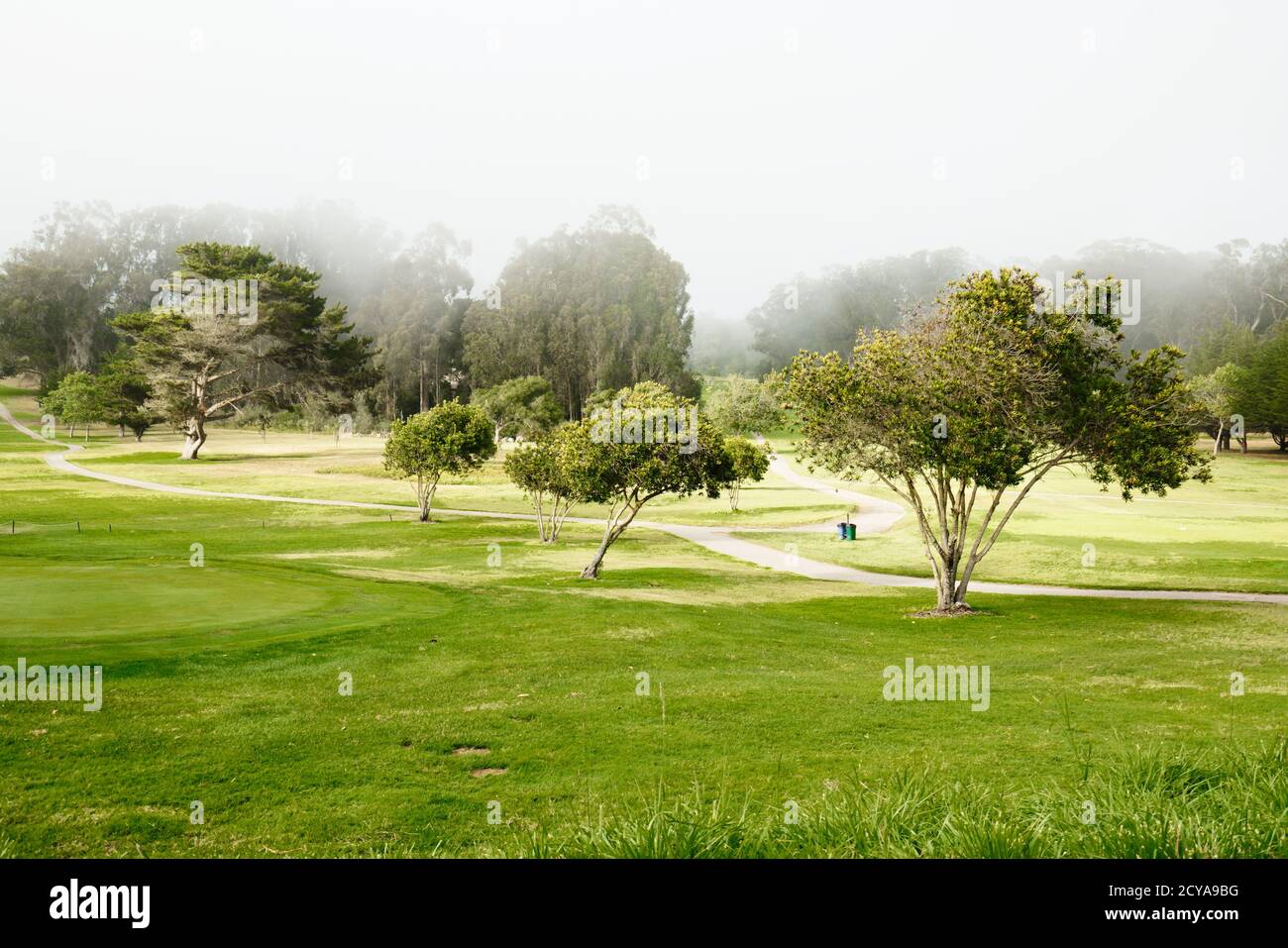Golf club footpath hi-res stock photography and images - Alamy