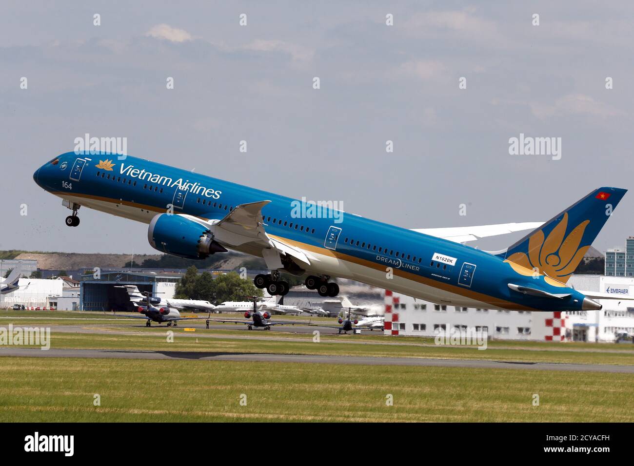 Boeing 787 9 dreamliner during hi-res stock photography and images - Alamy