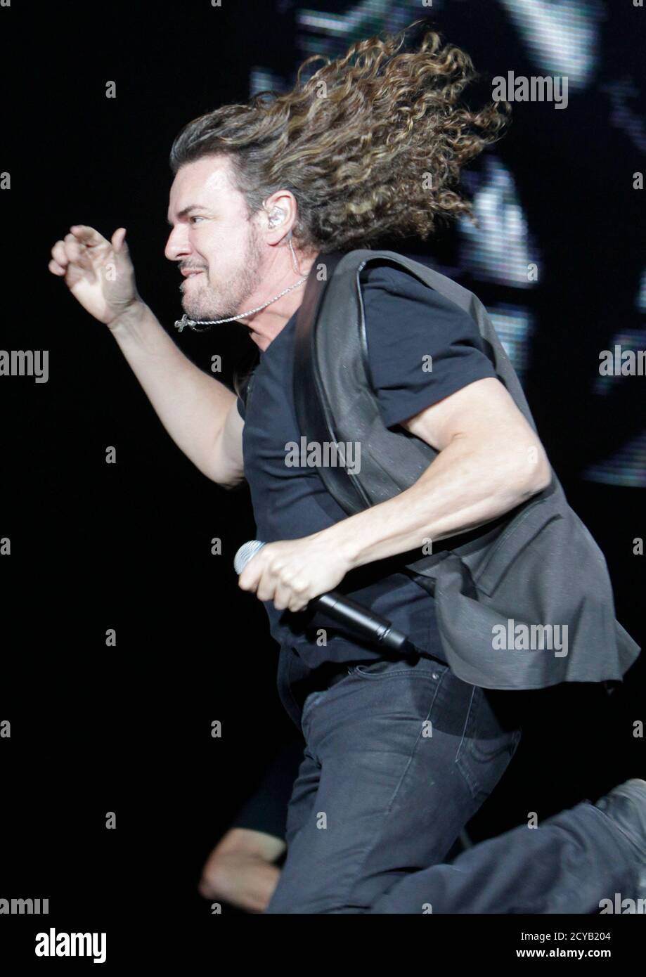 Maná mexican rock group hi-res stock photography and images - Alamy