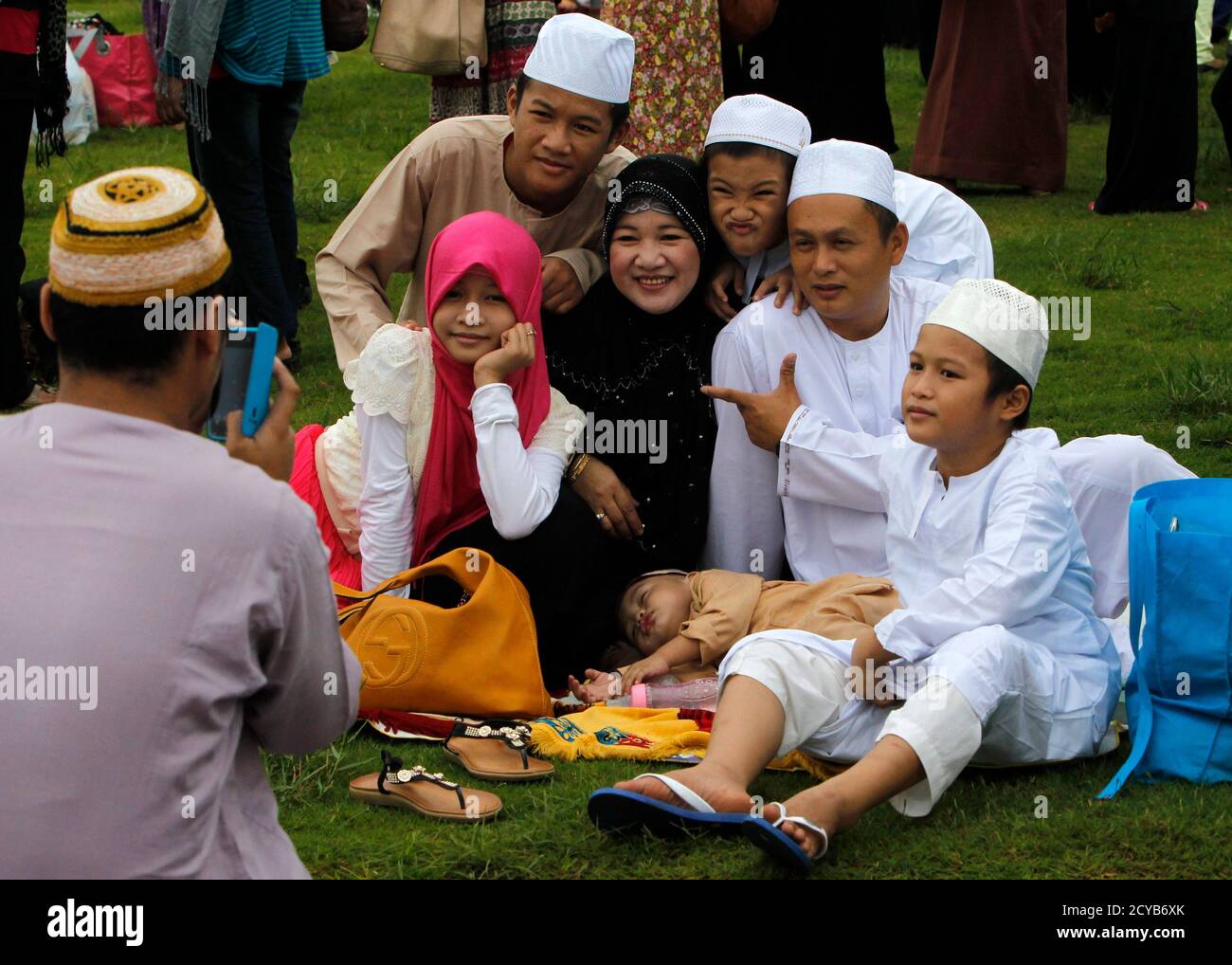 Philippines family religion hi-res stock photography and images - Alamy