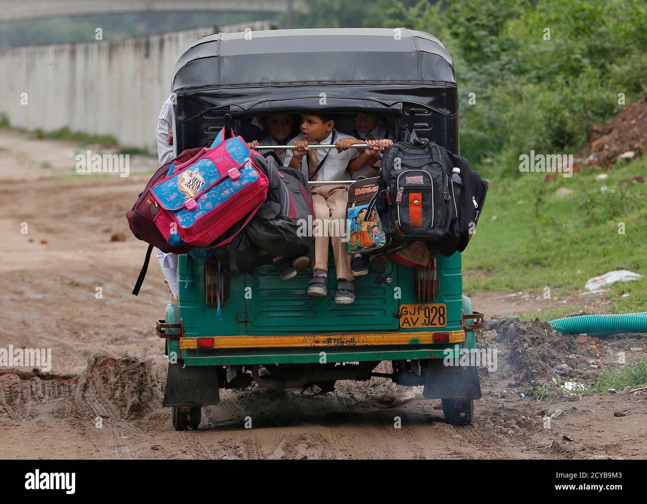 School children rickshaw india hi-res stock photography and images - Alamy