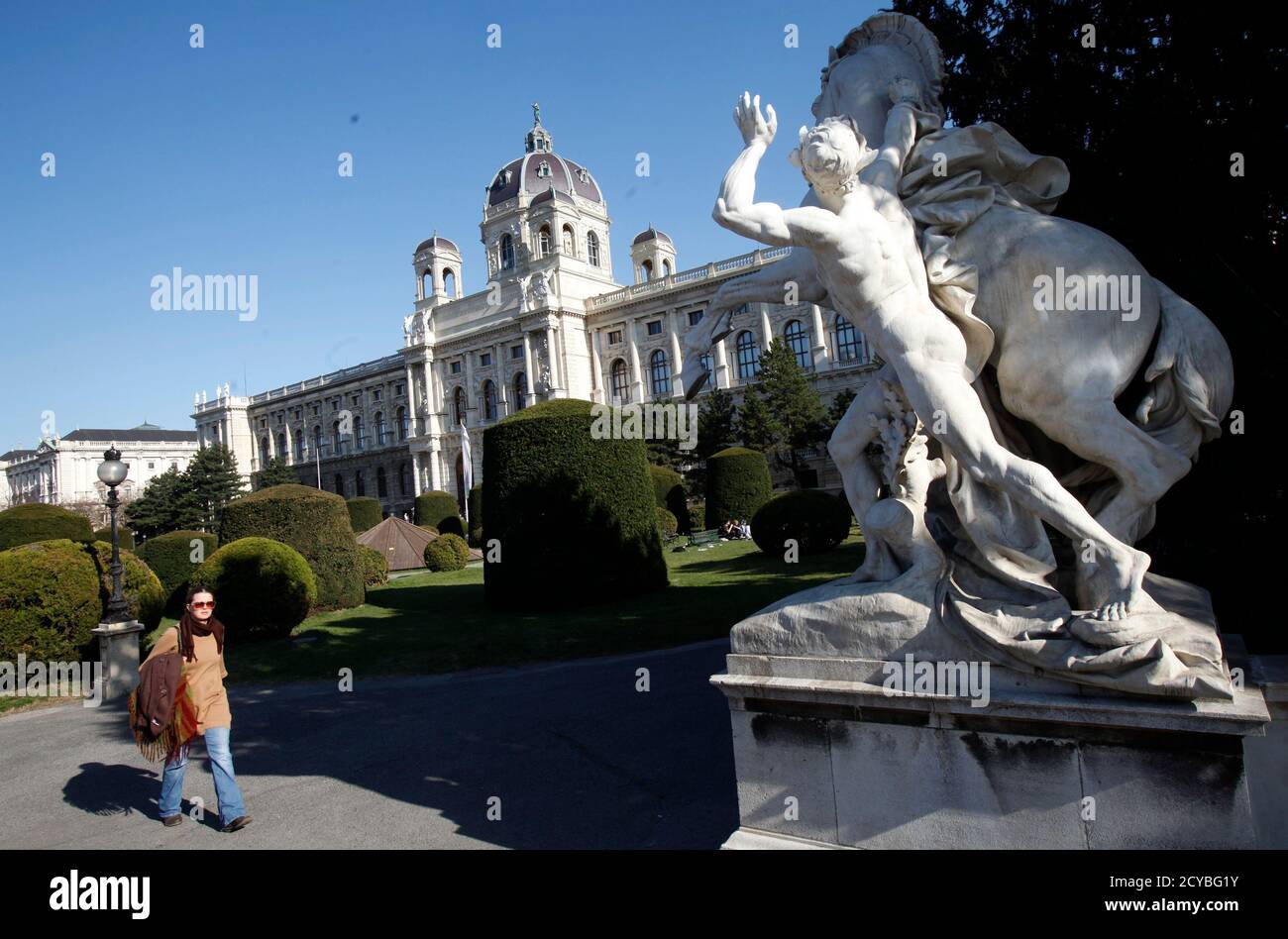 Kunsthistorisches museum klimt vienna hi-res stock photography and ...
