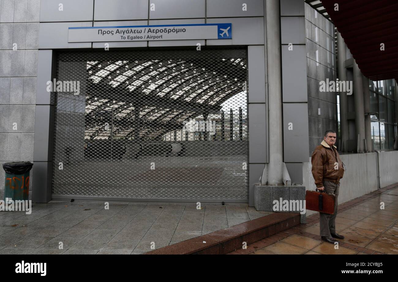 Athens suburban railway hi-res stock photography and images - Alamy