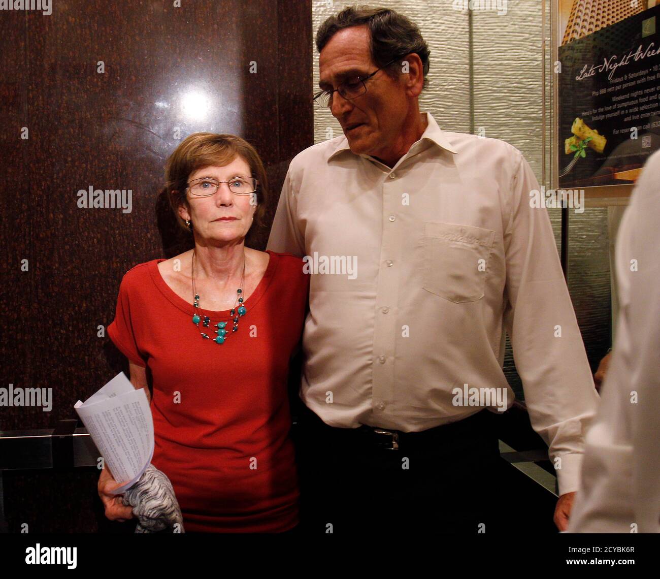 Hotel elevator family hi-res stock photography and images - Alamy