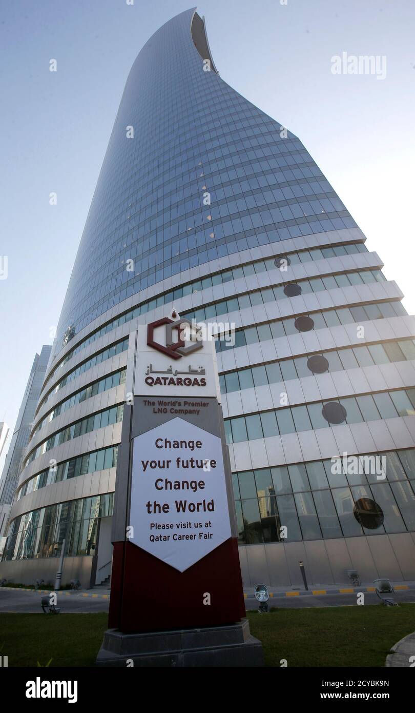 Qatargas in doha hi-res stock photography and images - Alamy
