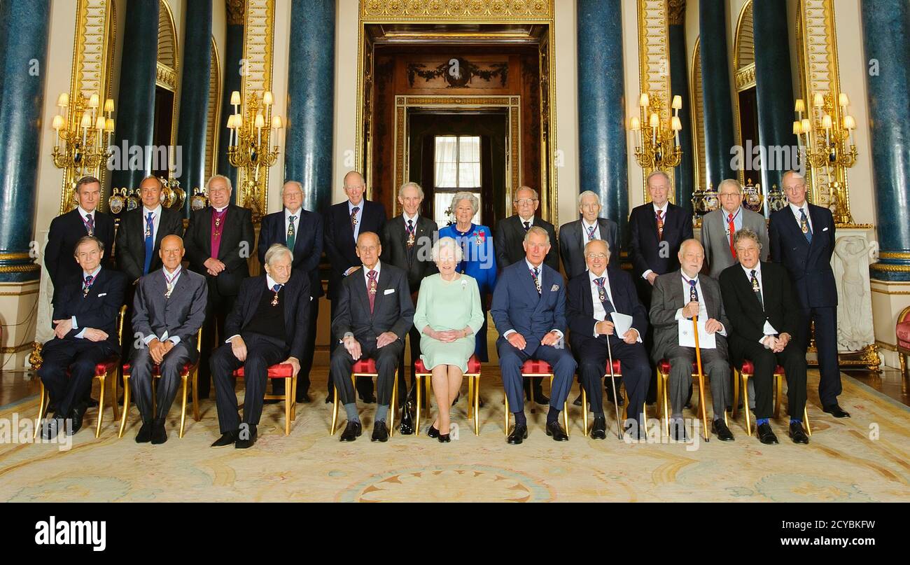 Betty boothroyd and queen elizabeth hi-res stock photography and images ...