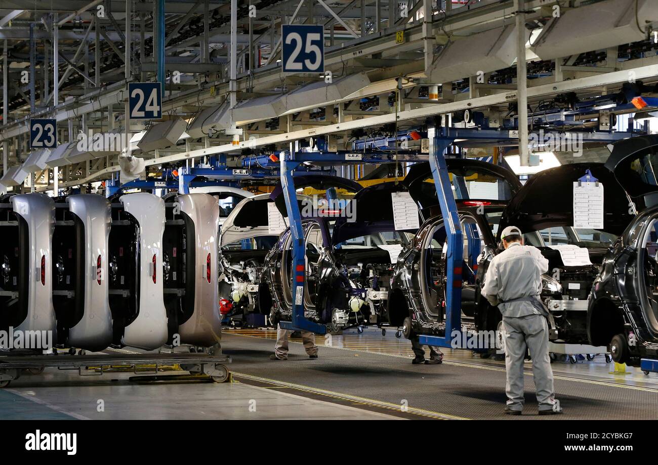 Psa peugeot citroen poissy hi-res stock photography and images - Alamy