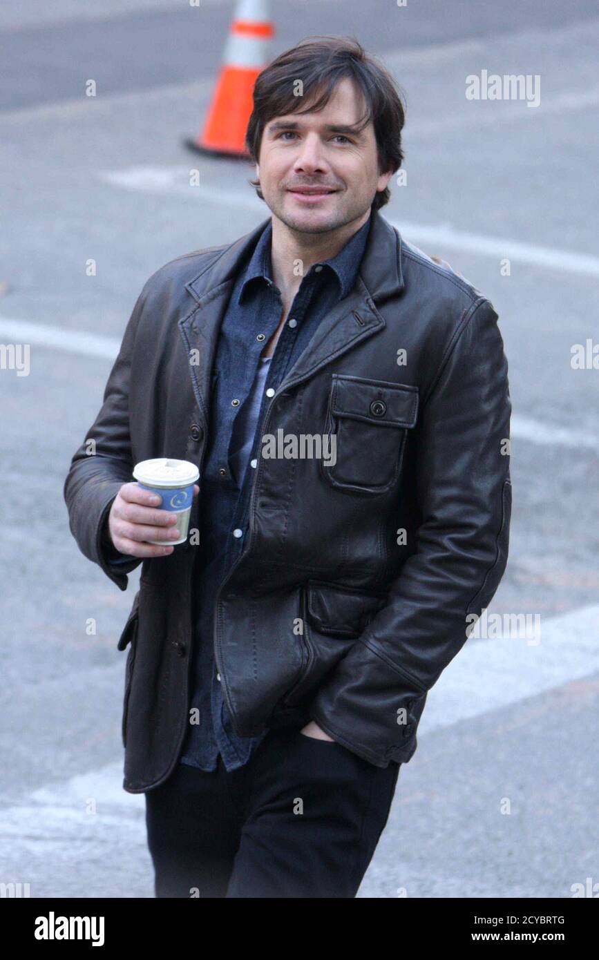 Matthew Settle on the set of The CW's "Gossip Girl" in New York City on ...