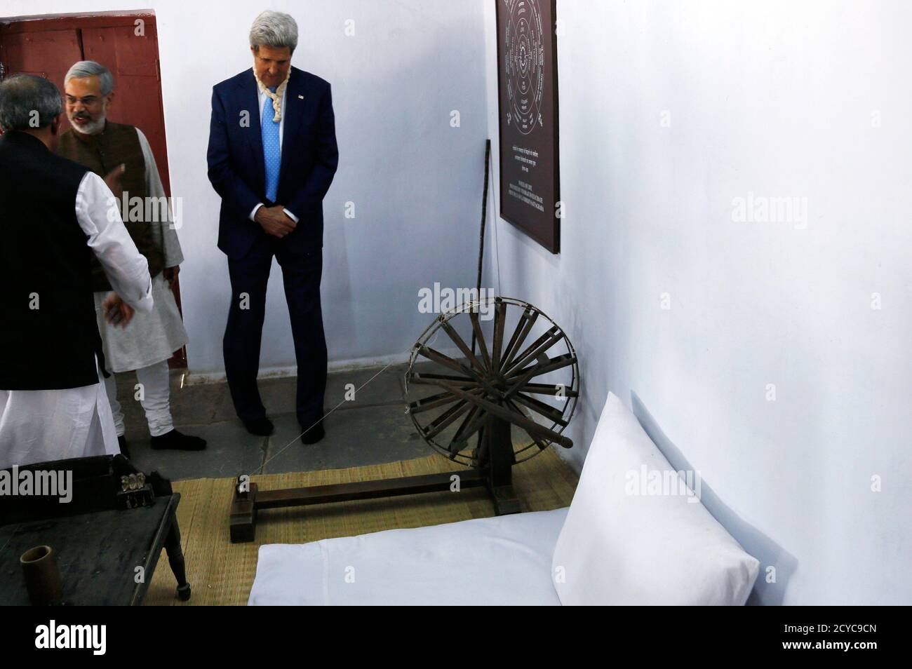 Desk of gandhi hi-res stock photography and images - Alamy
