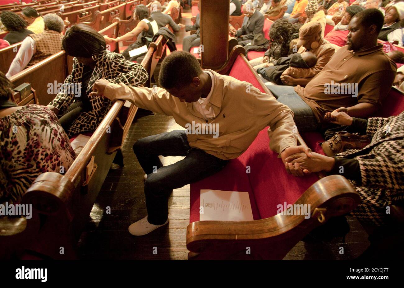 African american church congregation hi-res stock photography and ...