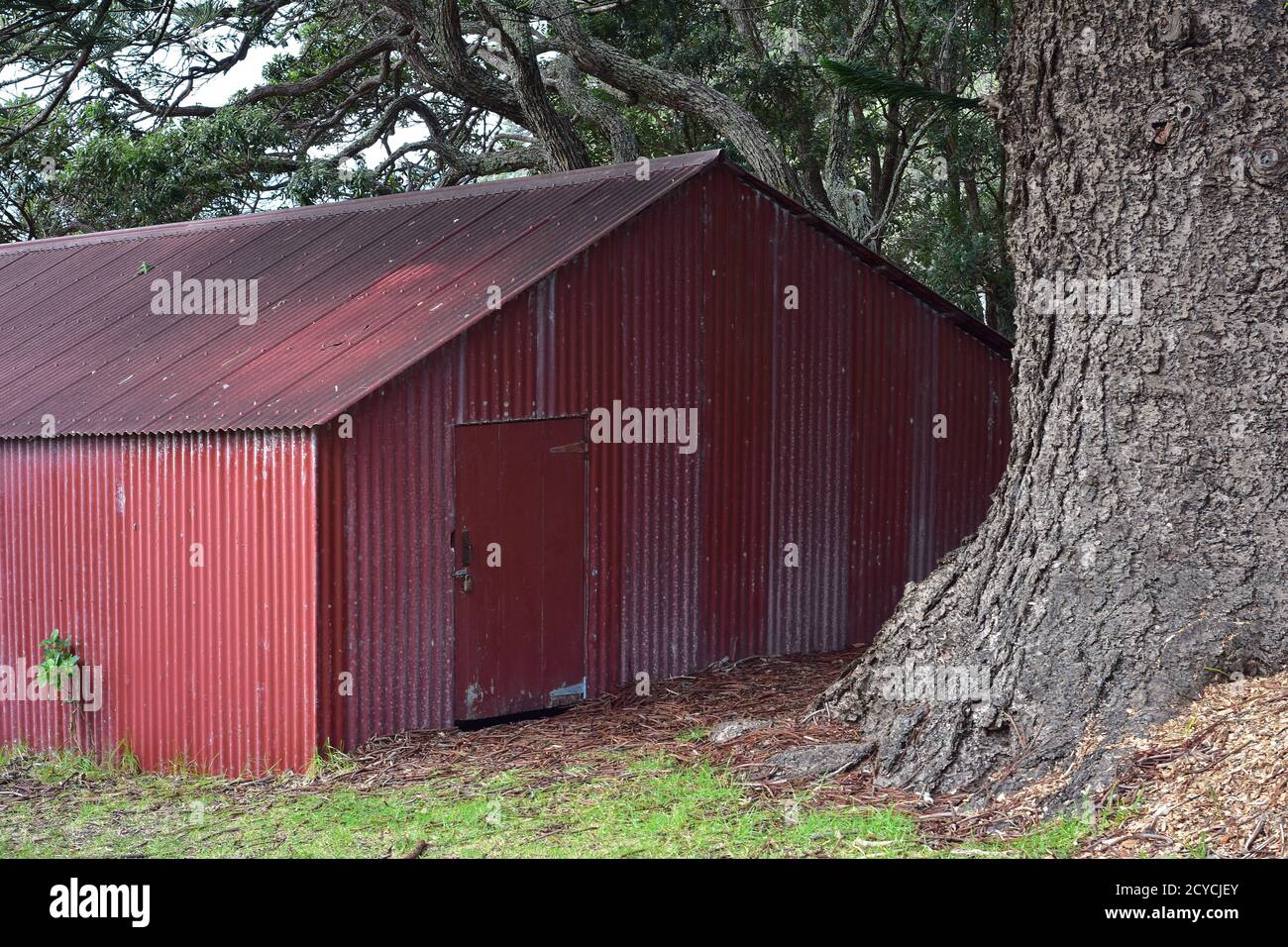 Corrugated metal shed hi-res stock photography and images - Alamy