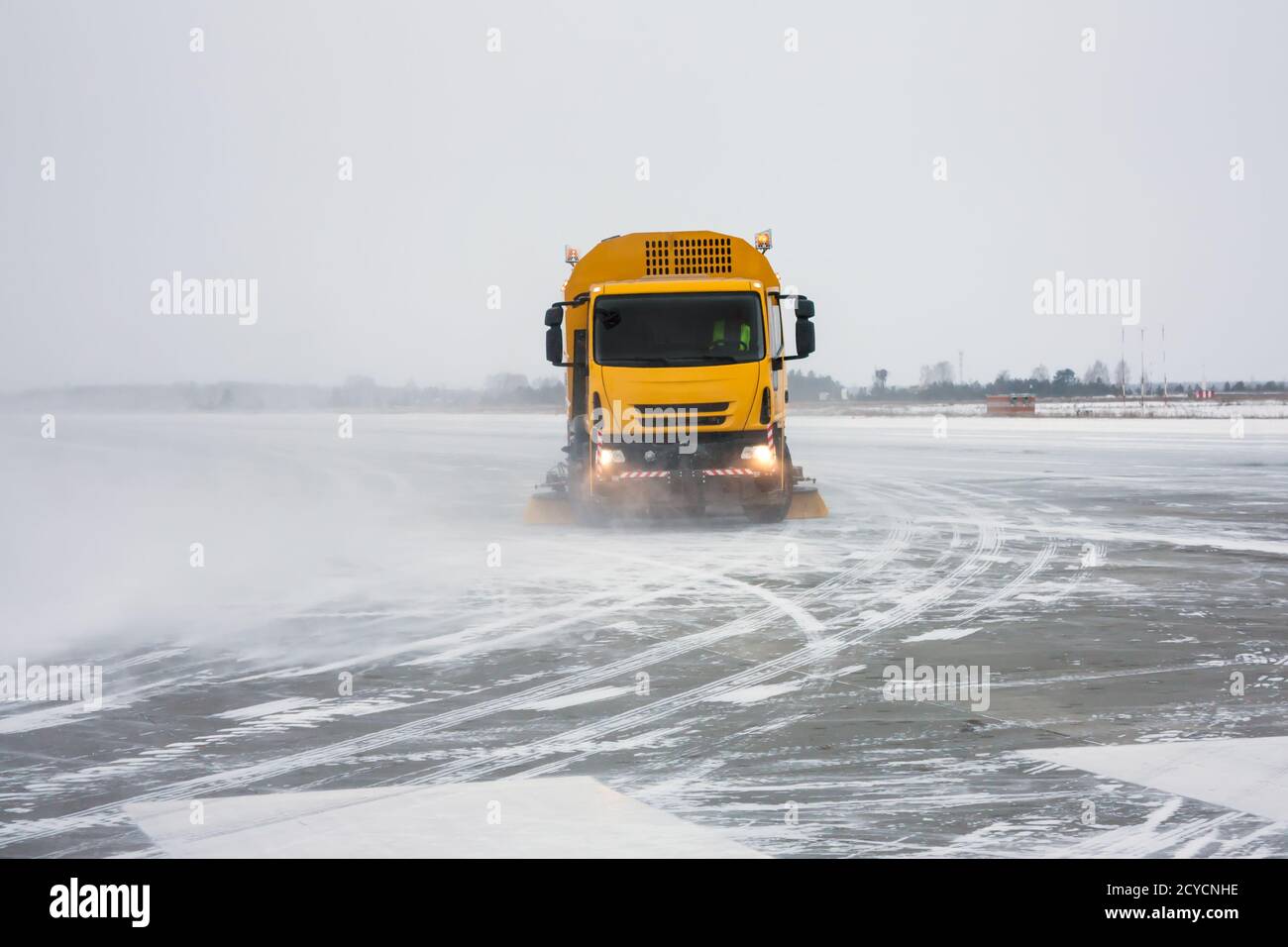 Runway sweeper hi-res stock photography and images - Alamy