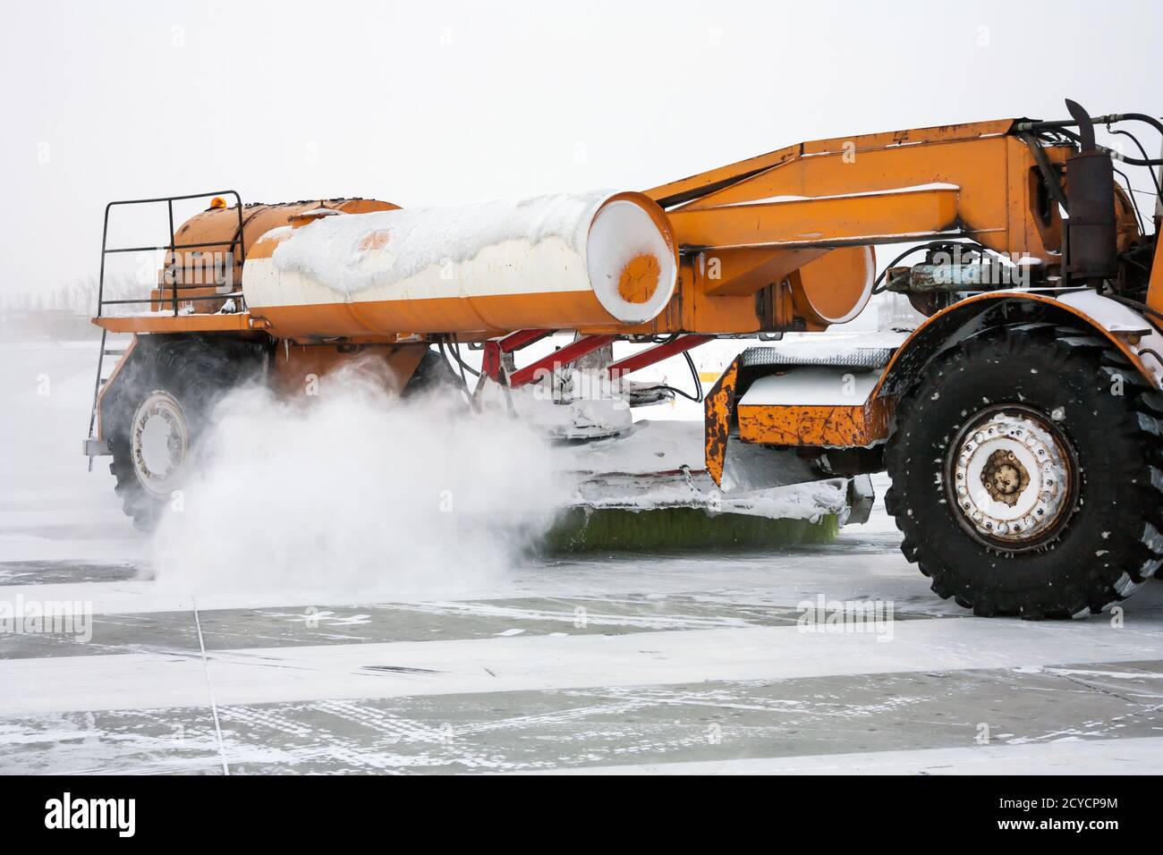 Runway sweeper hi-res stock photography and images - Alamy