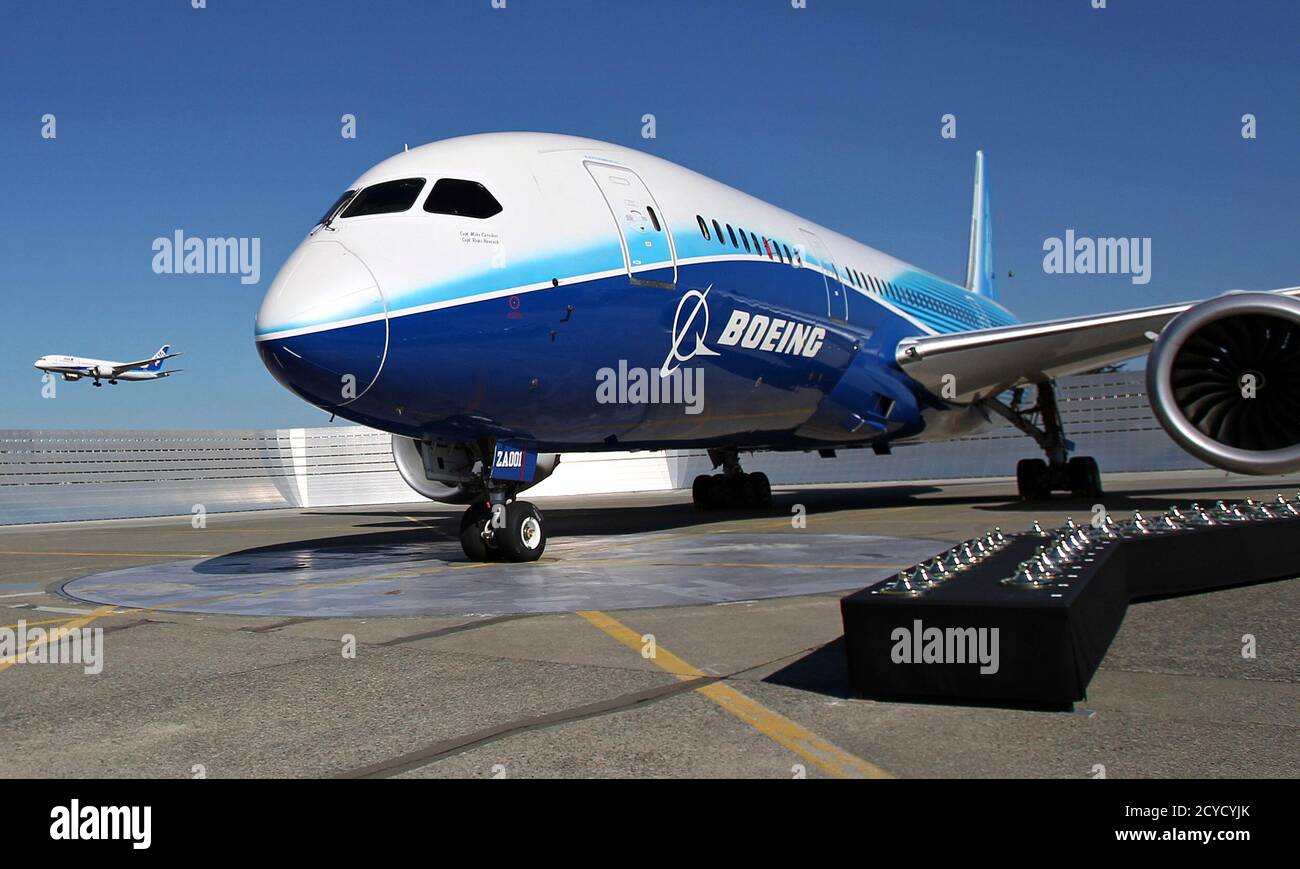 First boeing 787 dreamliner production hi-res stock photography and ...