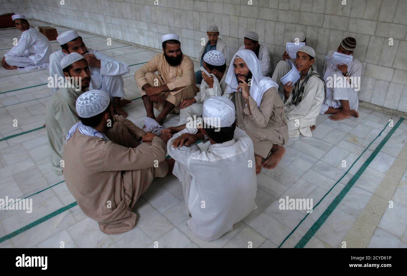 Islamic students madrassa hi-res stock photography and images - Alamy