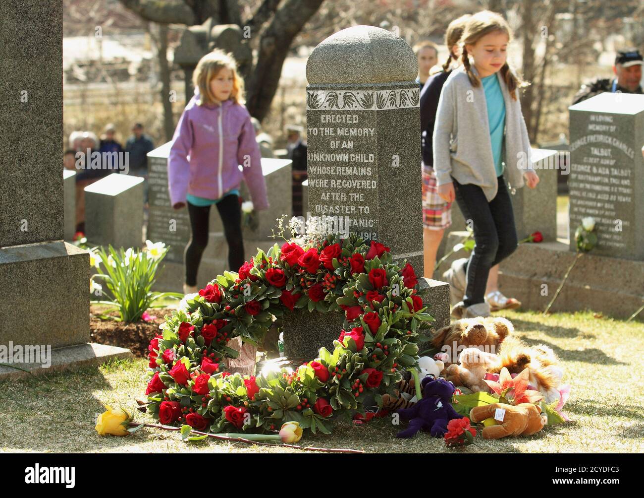 Grave of the unknown child hi-res stock photography and images - Alamy