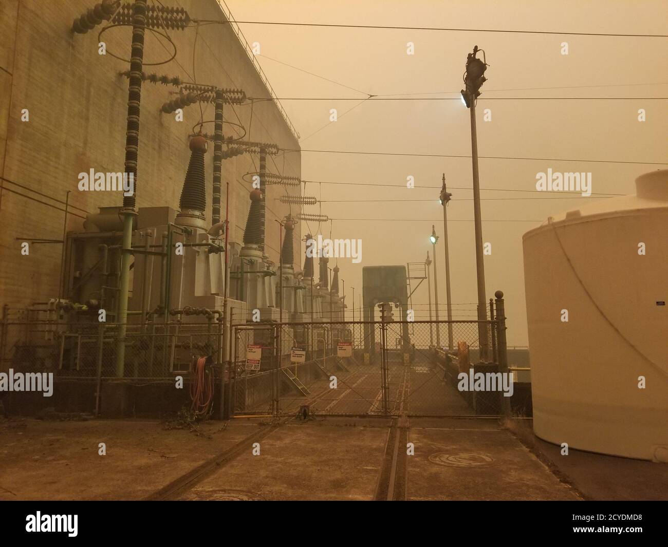 Mike Pomeroy, trapped at Detroit Dam by wildfires, took photos of the ...