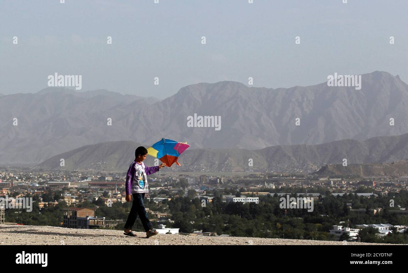 Kabul kite hi-res stock photography and images - Alamy