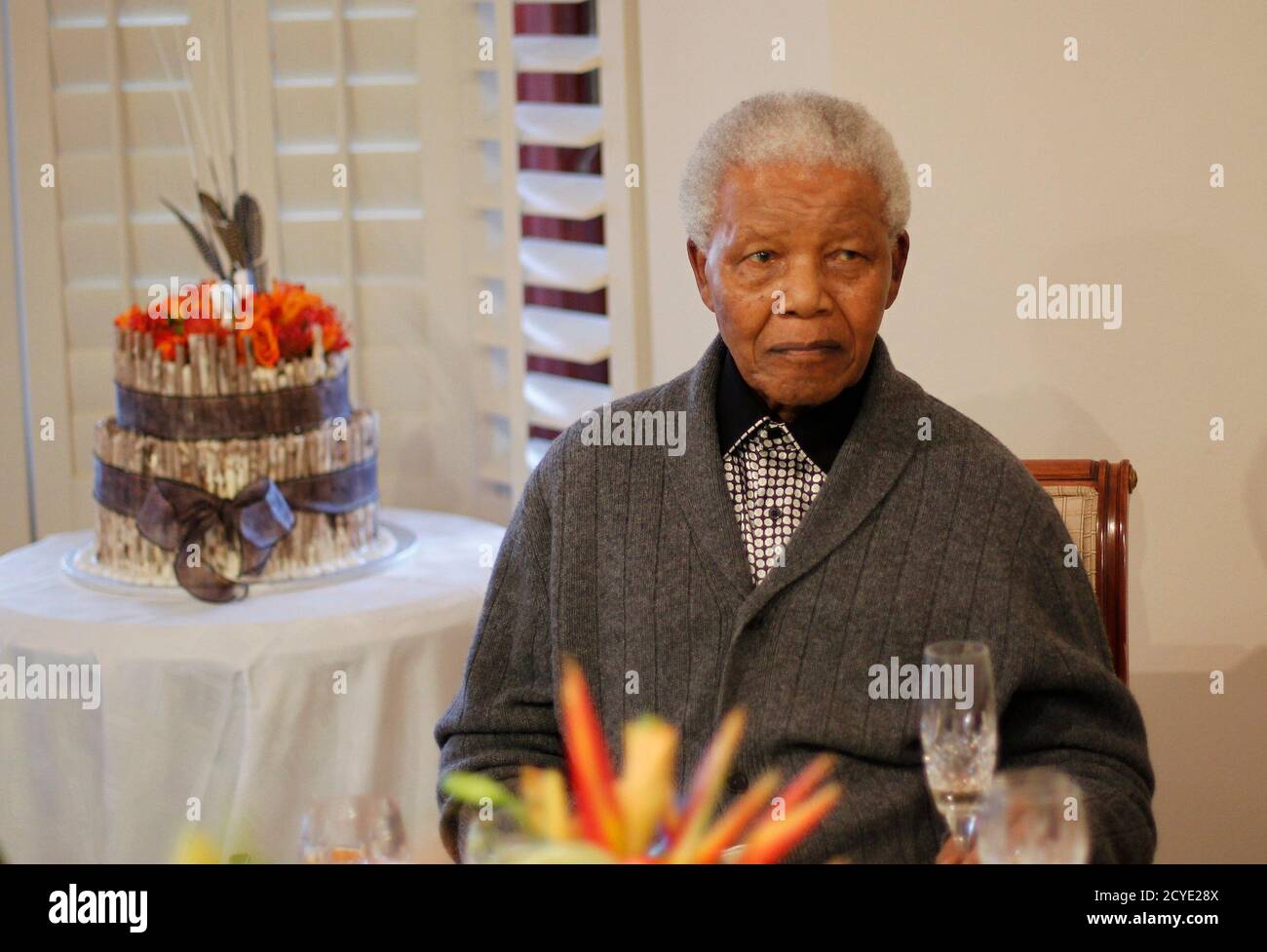 Giant cakes hi-res stock photography and images - Alamy