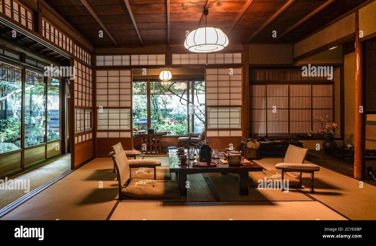Japanese traditional hotel ryokan hi-res stock photography and images ...