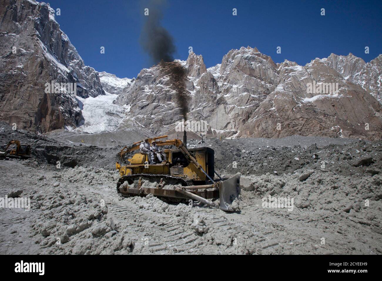 India siachen border hi-res stock photography and images - Alamy