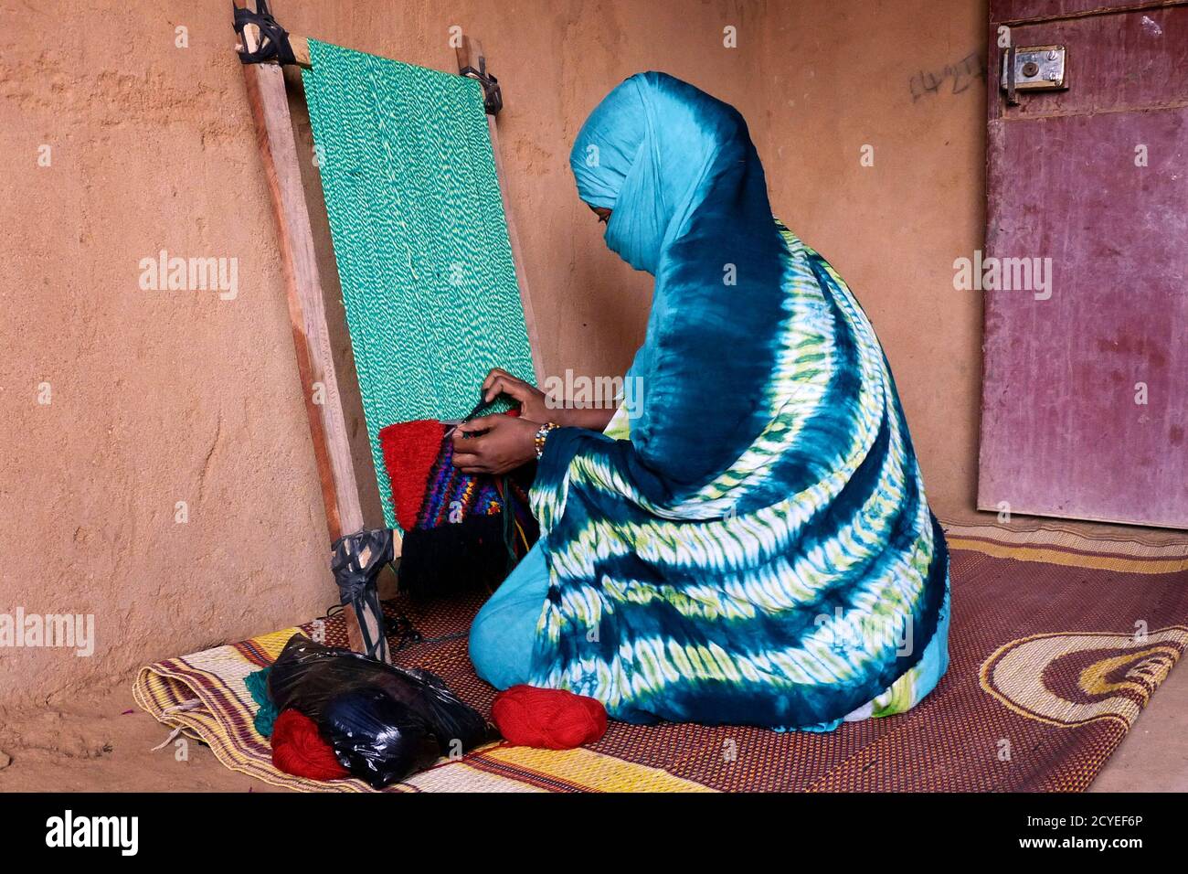 Woman black veil unrecognisable hi-res stock photography and images - Alamy