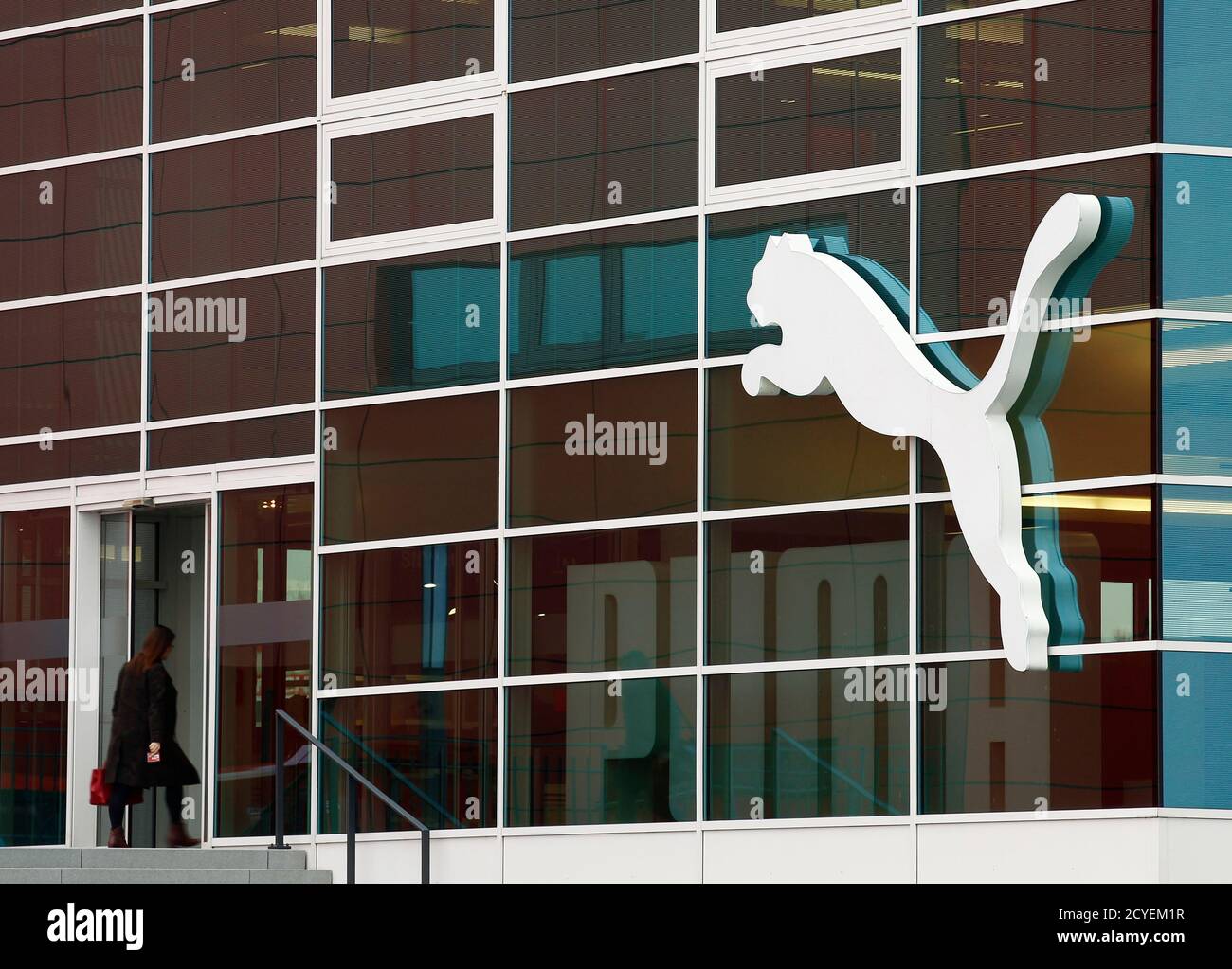 Sport sports puma logo hi-res stock photography and images - Alamy