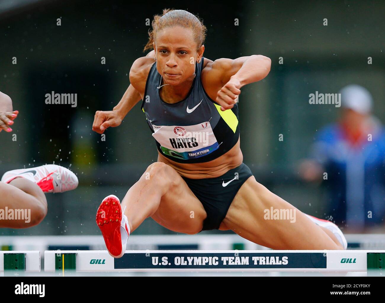 100 meters hurdler hi-res stock photography and images - Alamy