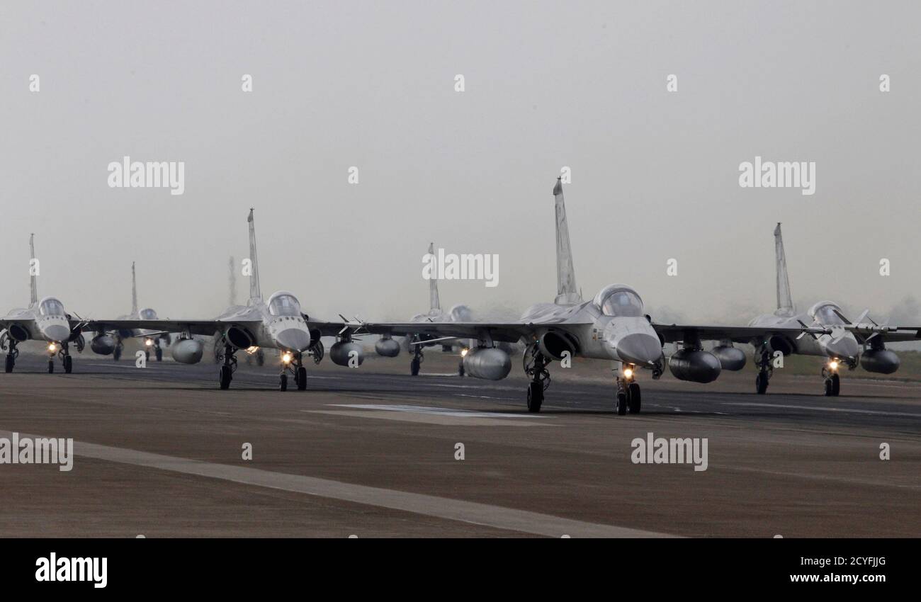 Taiwan air force idf fighter hi-res stock photography and images - Alamy