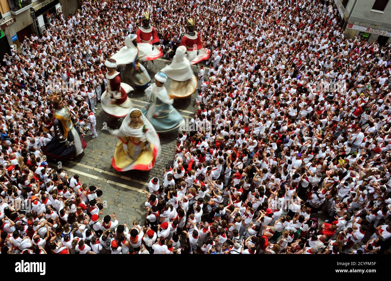 Comparsa pamplona hi-res stock photography and images - Alamy