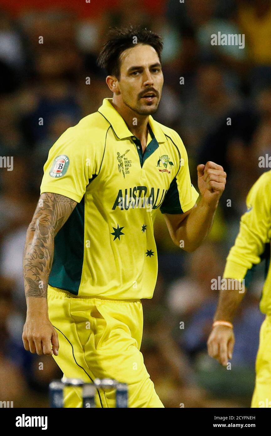 Australias bowler mitchell johnson hi-res stock photography and images ...