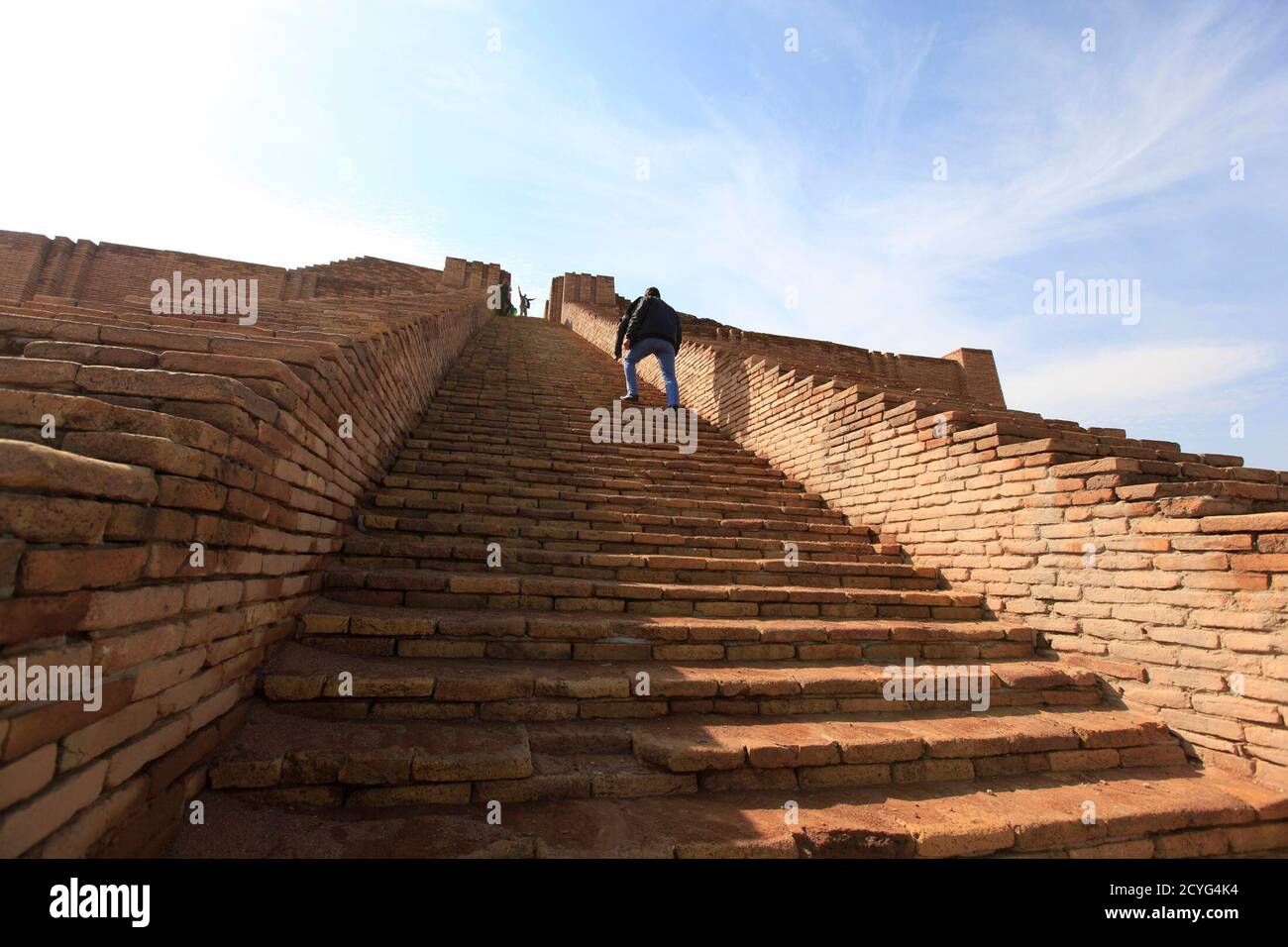 Ruins of ancient sumerian cities hi-res stock photography and images ...