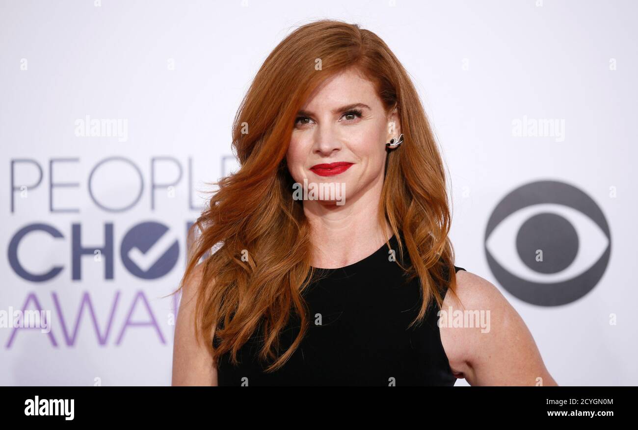 Sarah rafferty suits hi-res stock photography and images - Alamy
