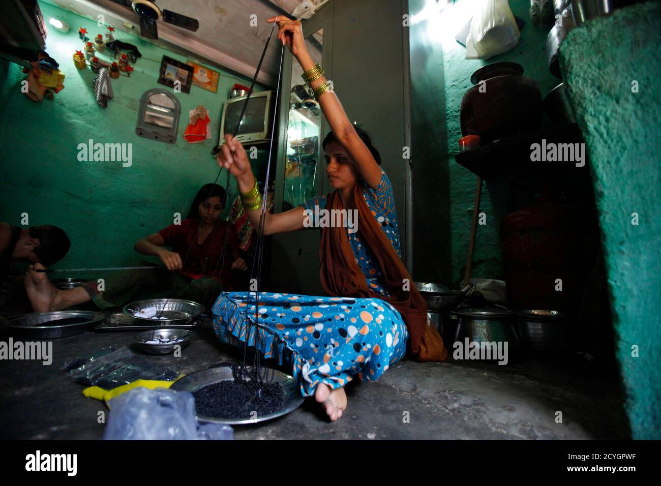 Inside a slum house india hi-res stock photography and images - Alamy