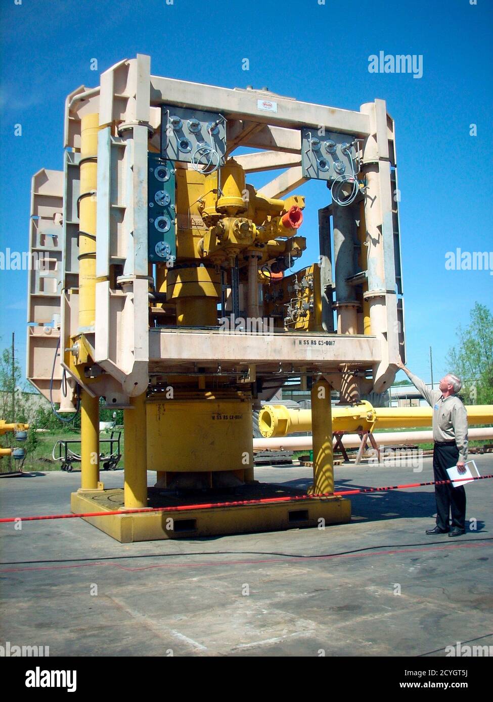 Capping oil well hi-res stock photography and images - Alamy