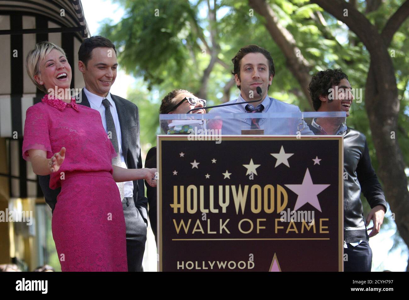 Kaley Cuoco Star And Simon Helberg High Resolution Stock Photography ...