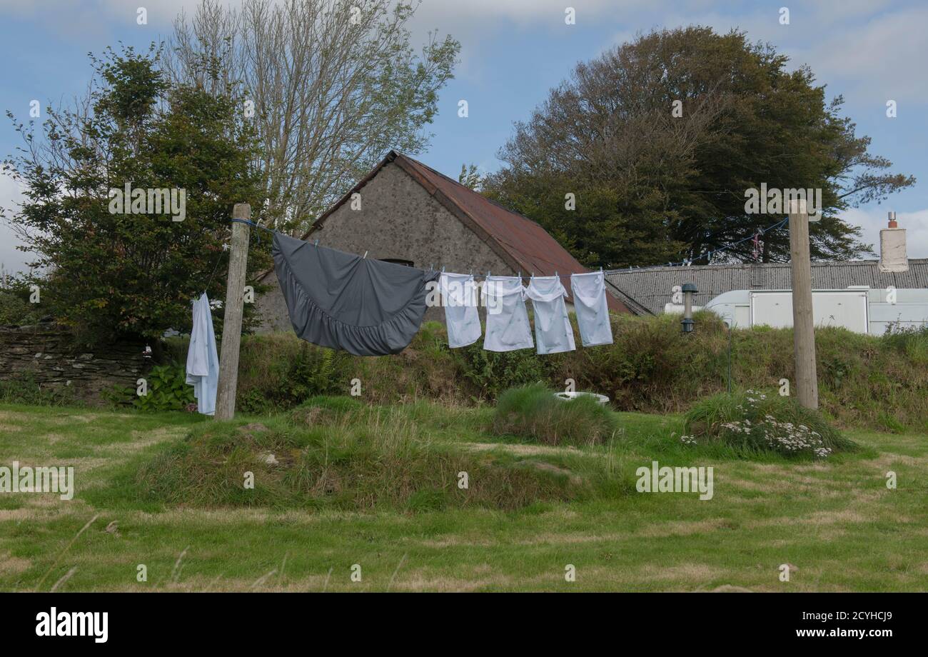 Washing line sheets hi-res stock photography and images - Alamy