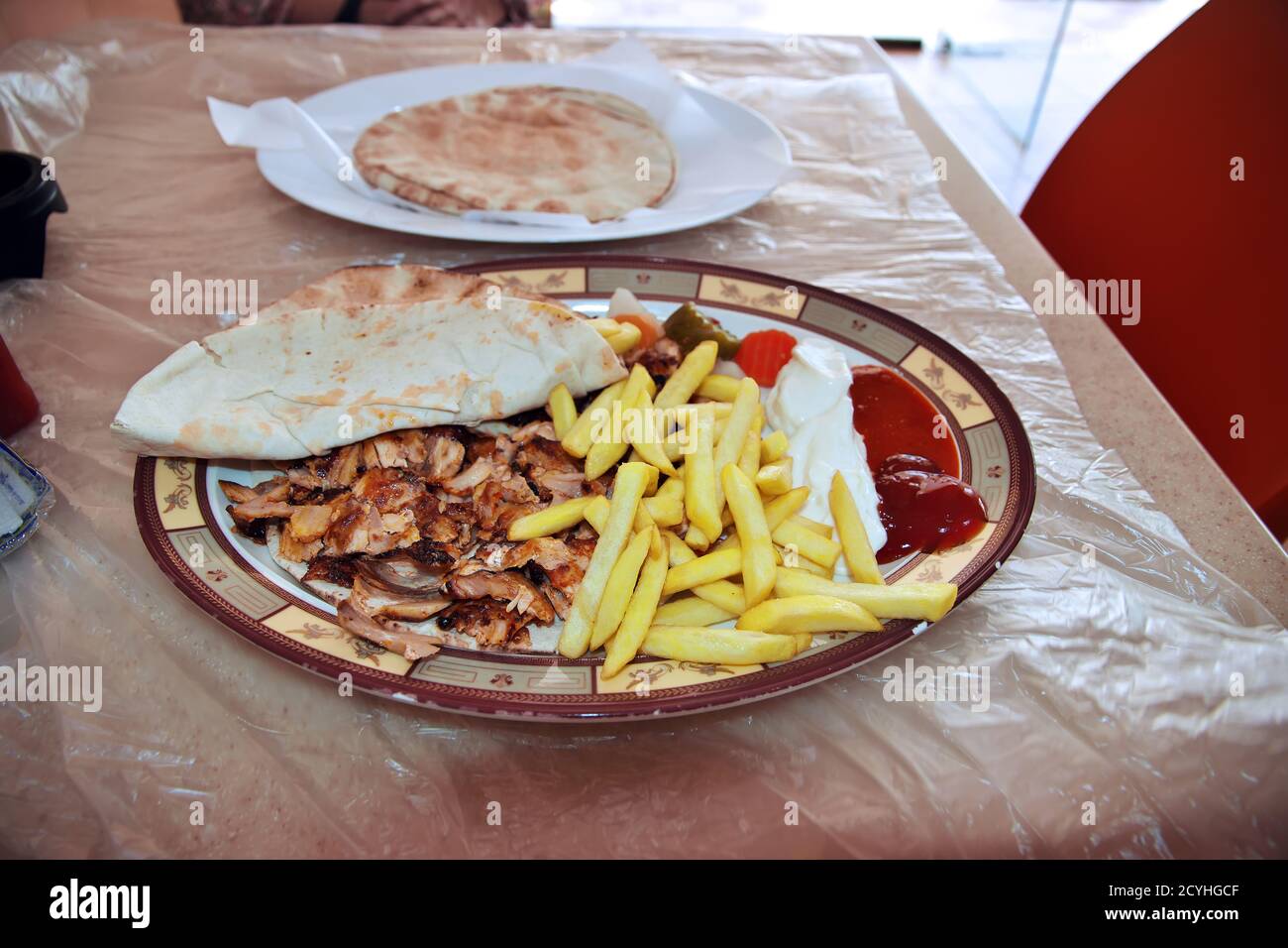Traditional saudi lunch hi-res stock photography and images - Alamy