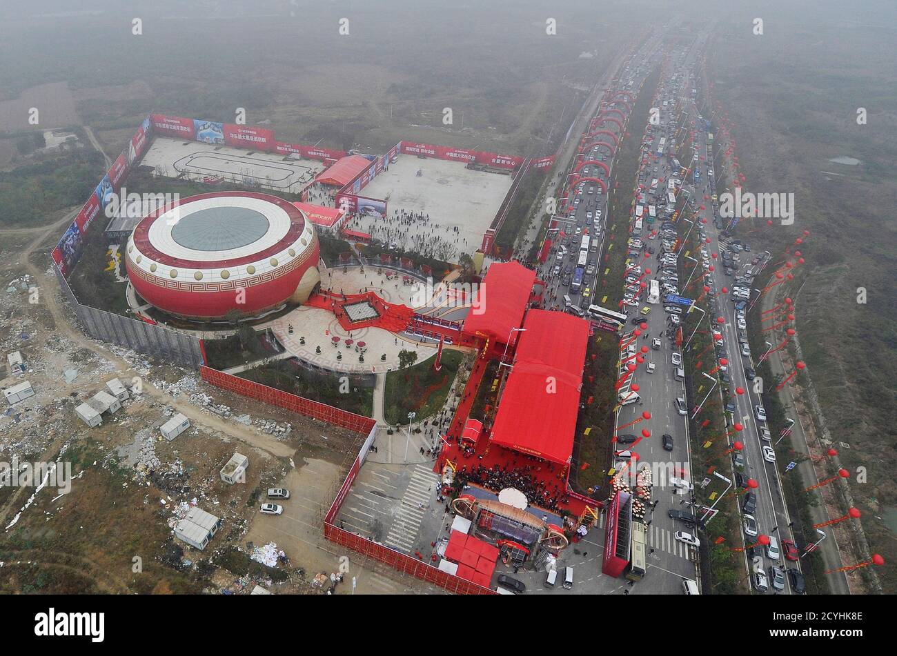 Amusement parks open hi-res stock photography and images - Alamy