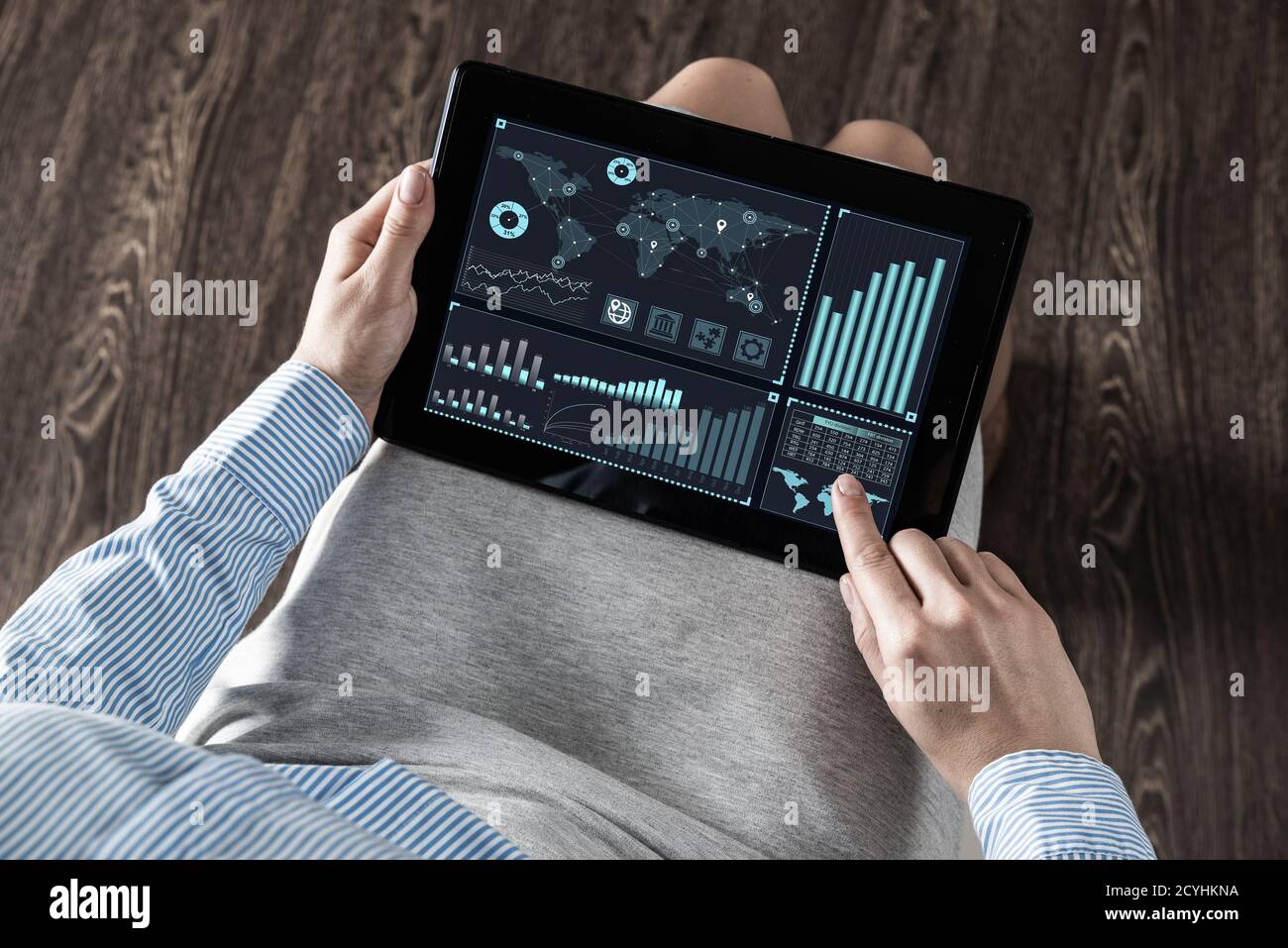 business woman with pad Stock Photo - Alamy