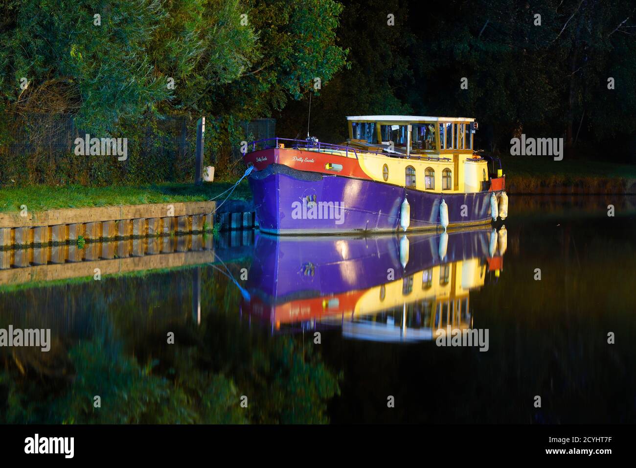 Ferrybridge night hi-res stock photography and images - Alamy