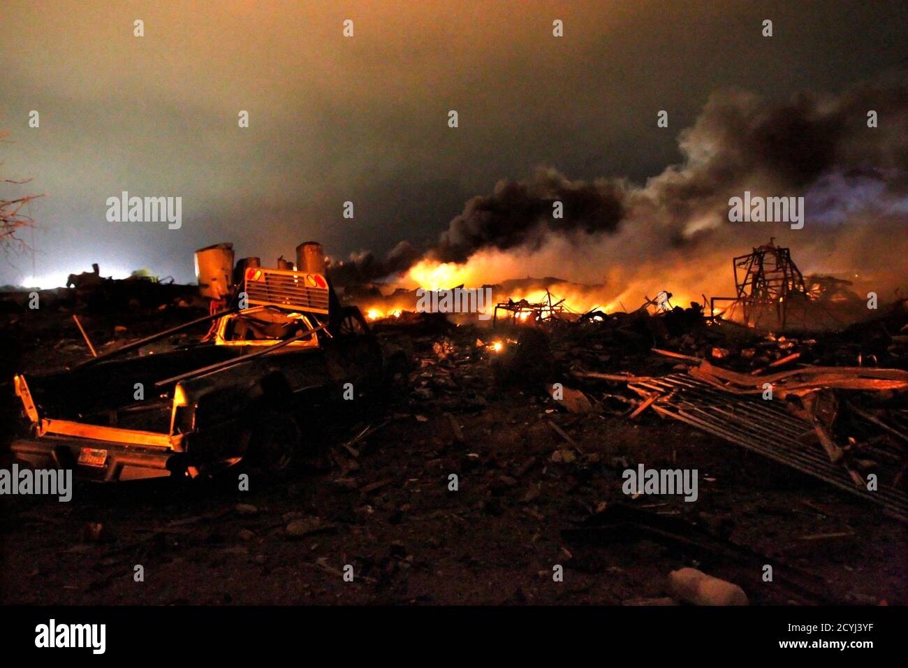 Waco 100 hi-res stock photography and images - Alamy