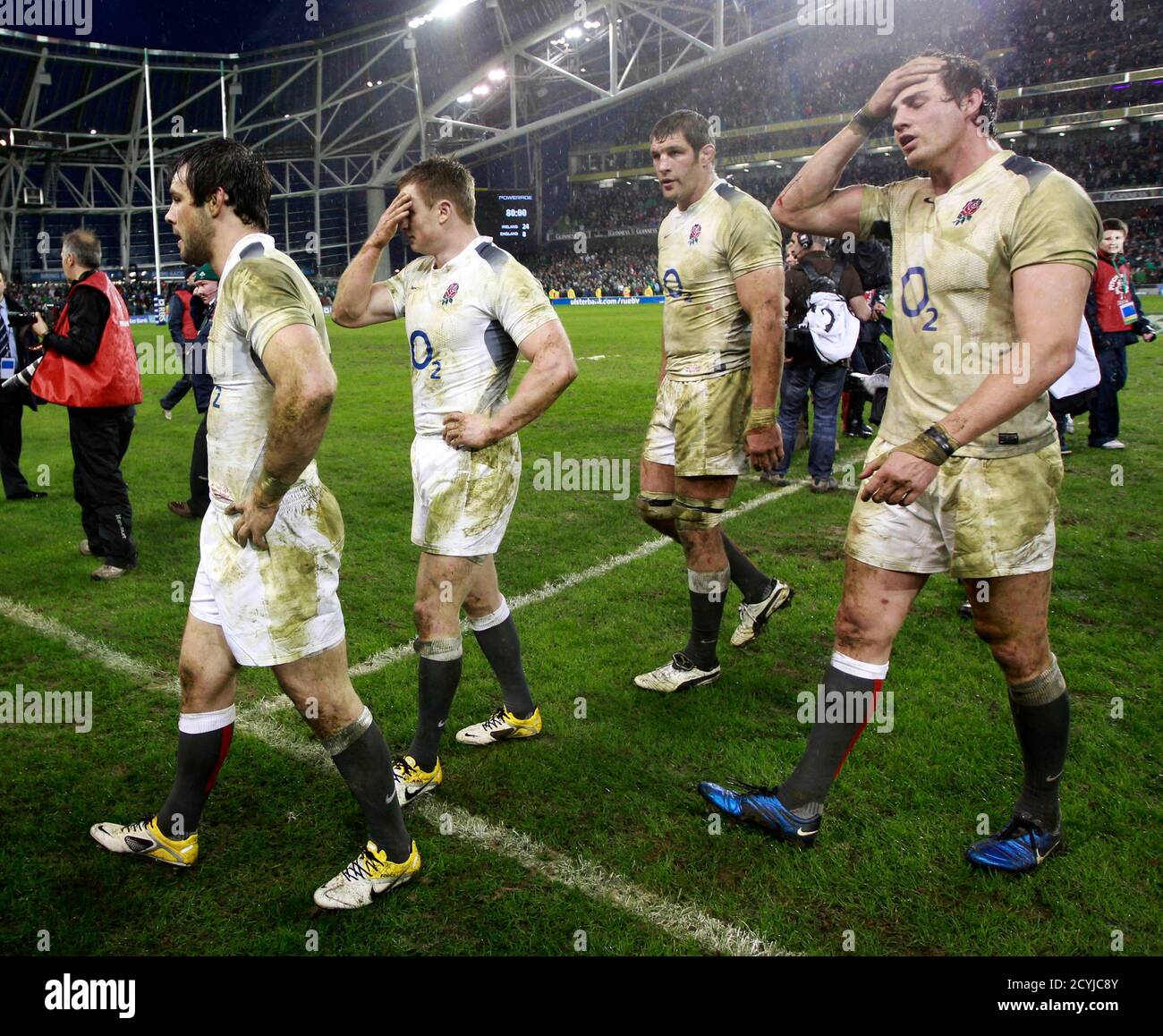 Simon shaw england rugby 2011 hi-res stock photography and images - Alamy